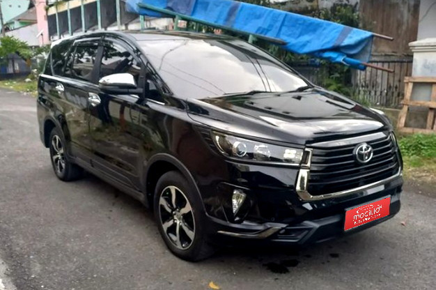 Mobil TOYOTA INNOVA 2.4L Q VENTURER DIESEL AT 2021 - Mocil.id