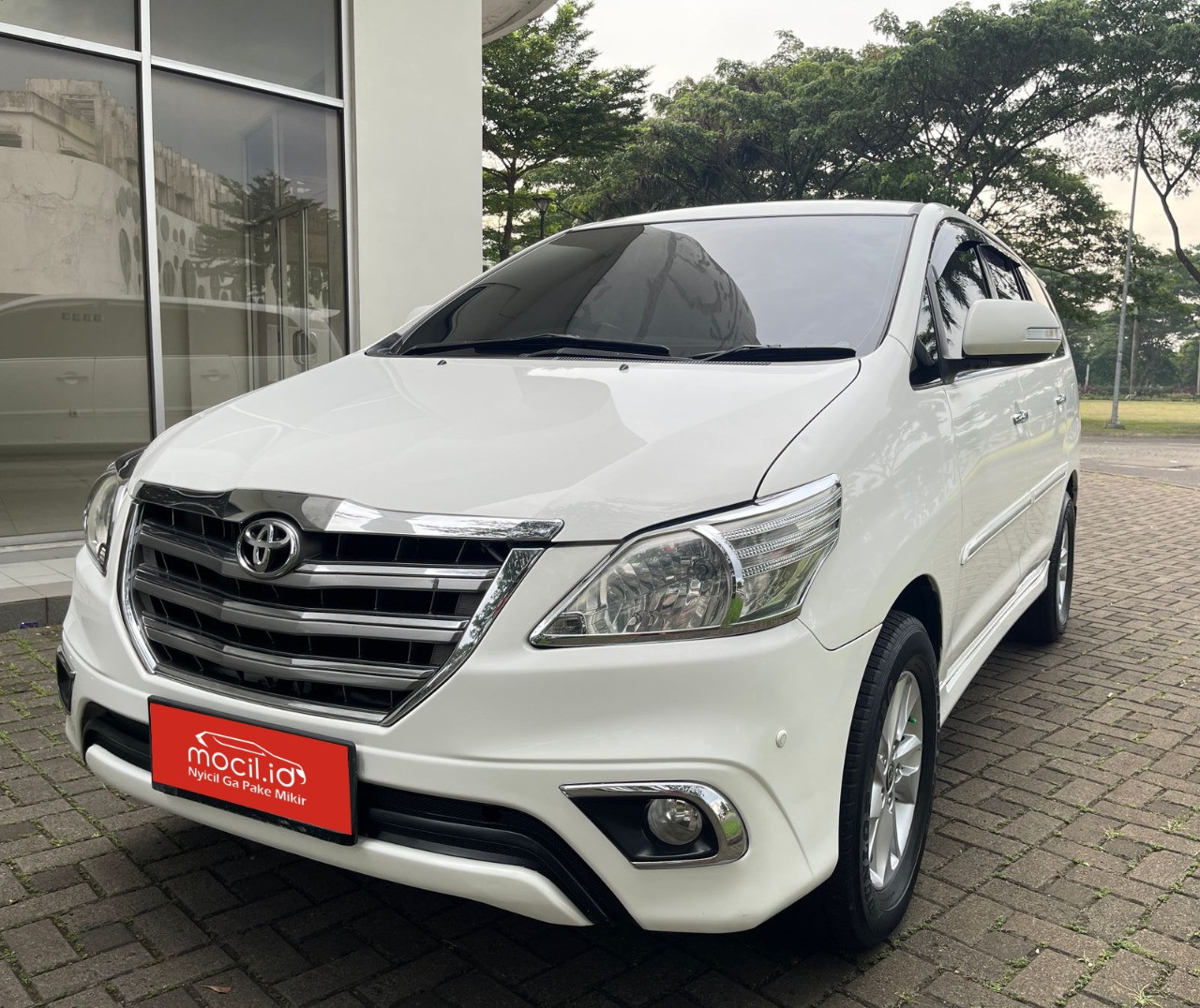 Mobil TOYOTA INNOVA 2.0L V BENSIN AT 2014 - Mocil.id