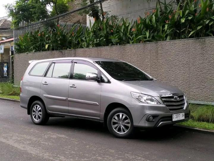 Mobil Toyota Innova 2.0L G Bensin Automatic 2014 - Mocil.id