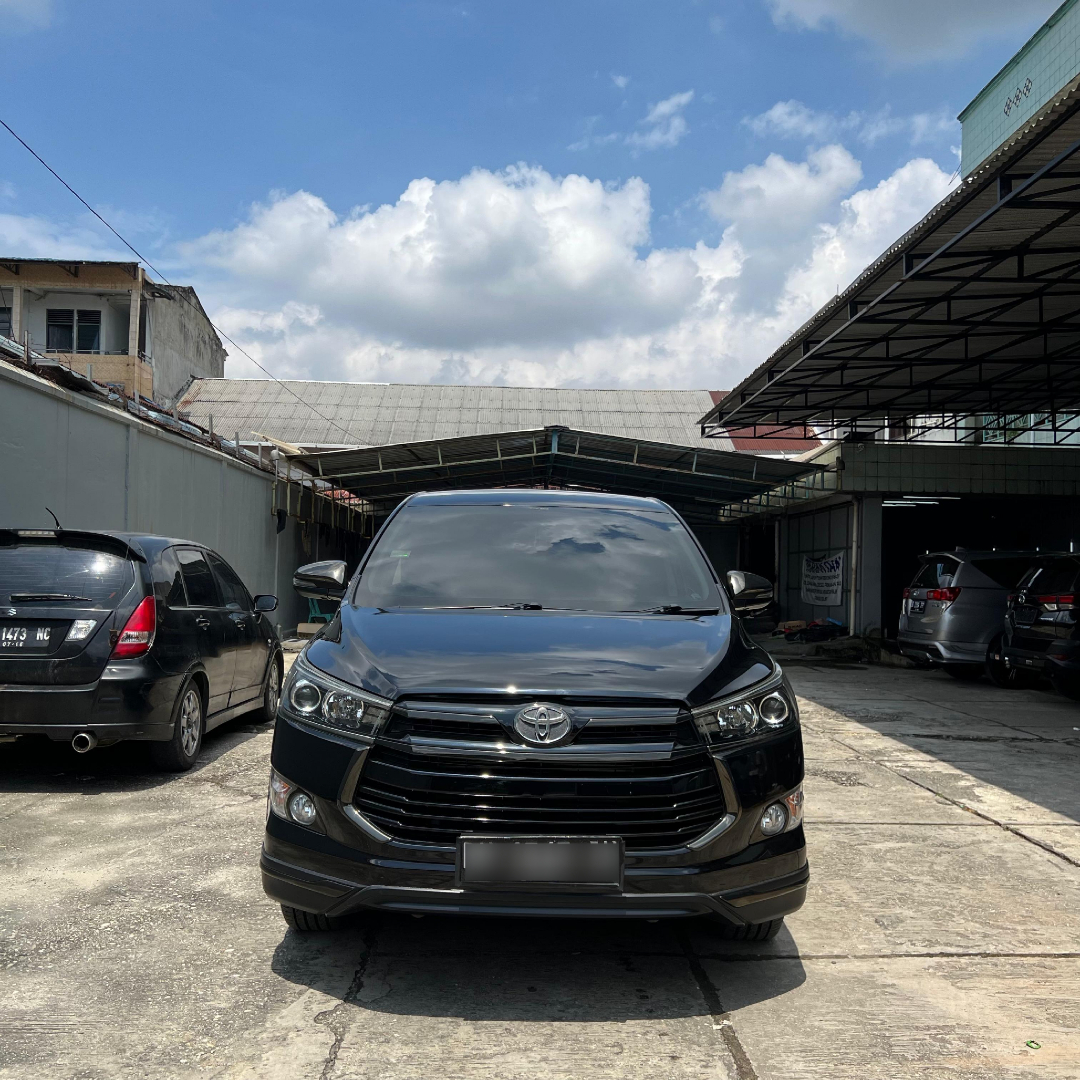 Mobil Toyota Innova 2.4L Venturer Diesel AT 2018 - Mocil.id