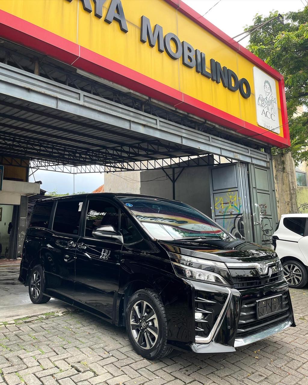 Mobil TOYOTA VOXY 2.0L AT 2019 - Mocil.id