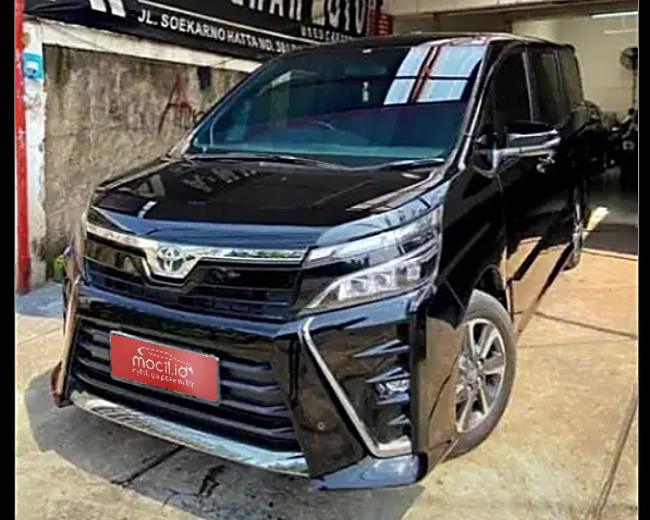 Mobil TOYOTA VOXY 2.0L AT 2018 - Mocil.id