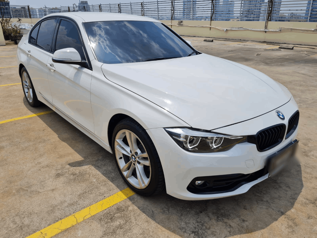 Mobil BMW SERIE 3 F30 320i SPORT AT 2019 - Mocil.id