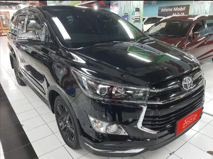 Mobil TOYOTA KIJANG INNOVA Q VENTURER 2.4L AT 2019 - Mocil.id