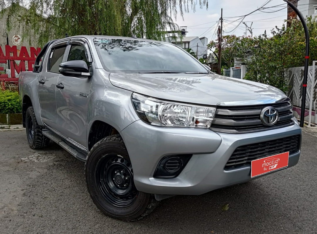 Mobil TOYOTA HILUX 2.4L 4X4 E MT 2019 - Mocil.id