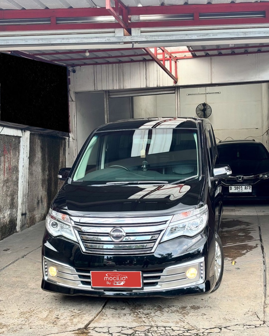 Mobil NISSAN SERENA 2.0 HWS AUTECH AT 2017 - Mocil.id