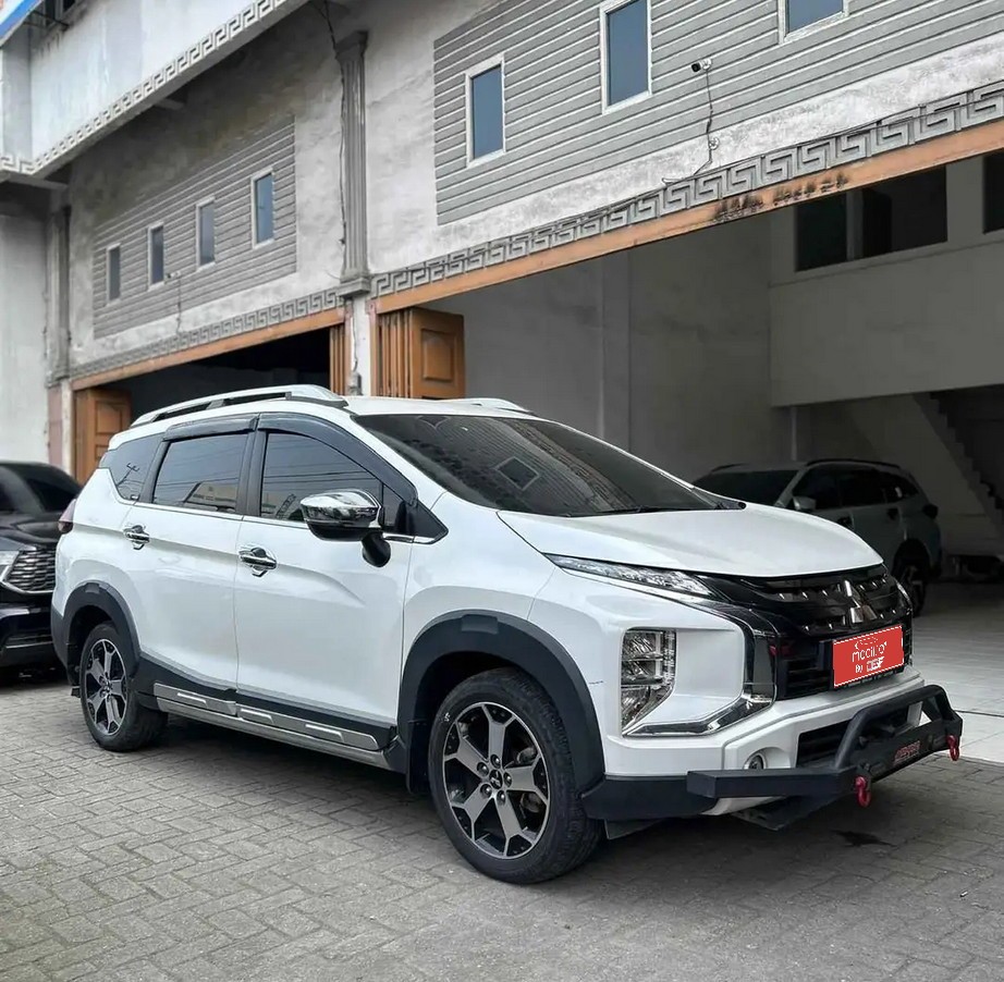 Mobil Mitsubishi Xpander Cross 1.5 MT PUTIH (2020) - Mocil.id