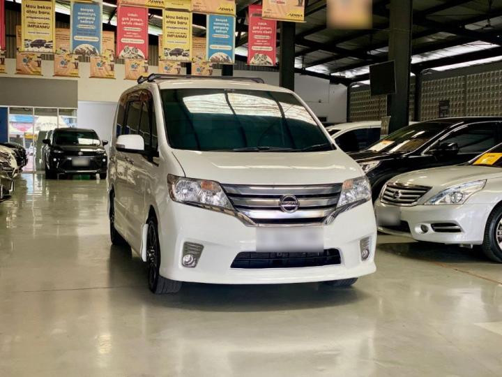 Mobil Nissan Serena 2.0L HWS Automatic 2014 - Mocil.id