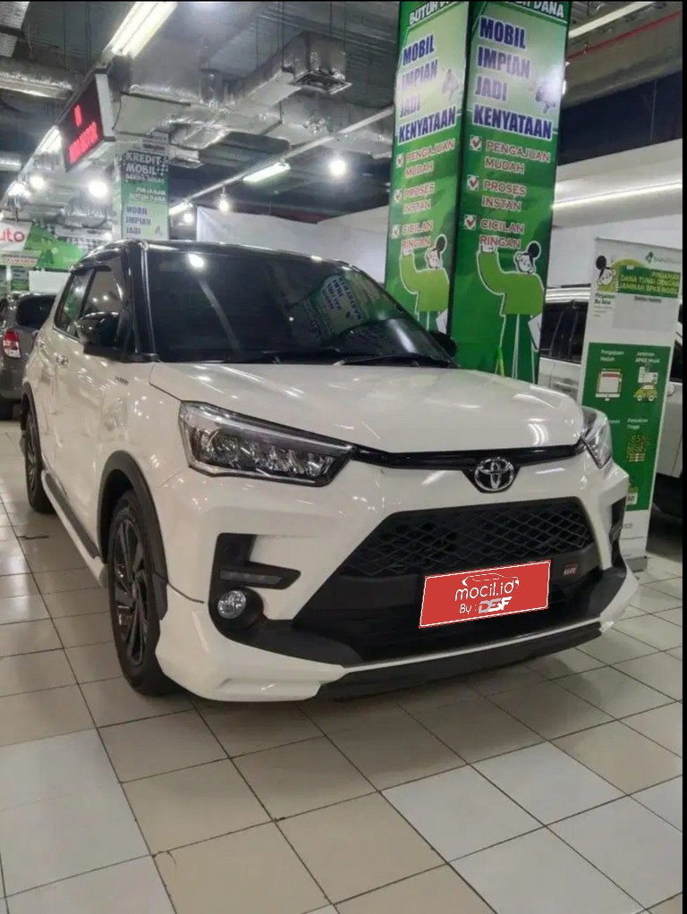 Mobil TOYOTA RAIZE GR TWO TONE 1.0L AT 2023 - Mocil.id