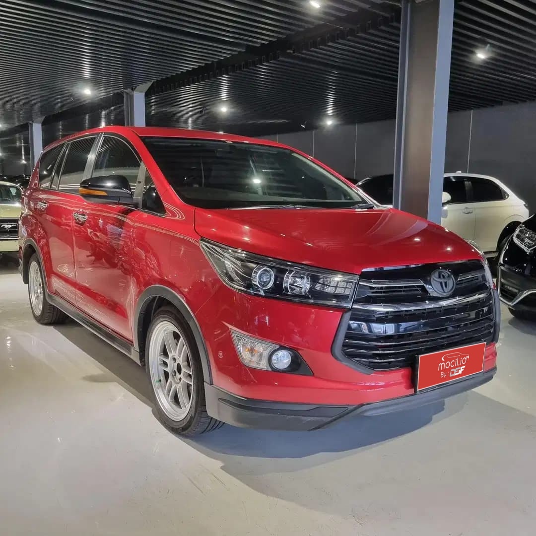 Mobil TOYOTA KIJANG INNOVA VENTURER DIESEL AT 2017 - Mocil.id