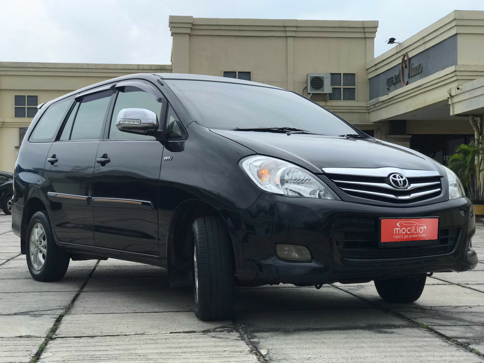 Mobil TOYOTA INNOVA 2.0L G BENSIN MT 2011 - Mocil.id