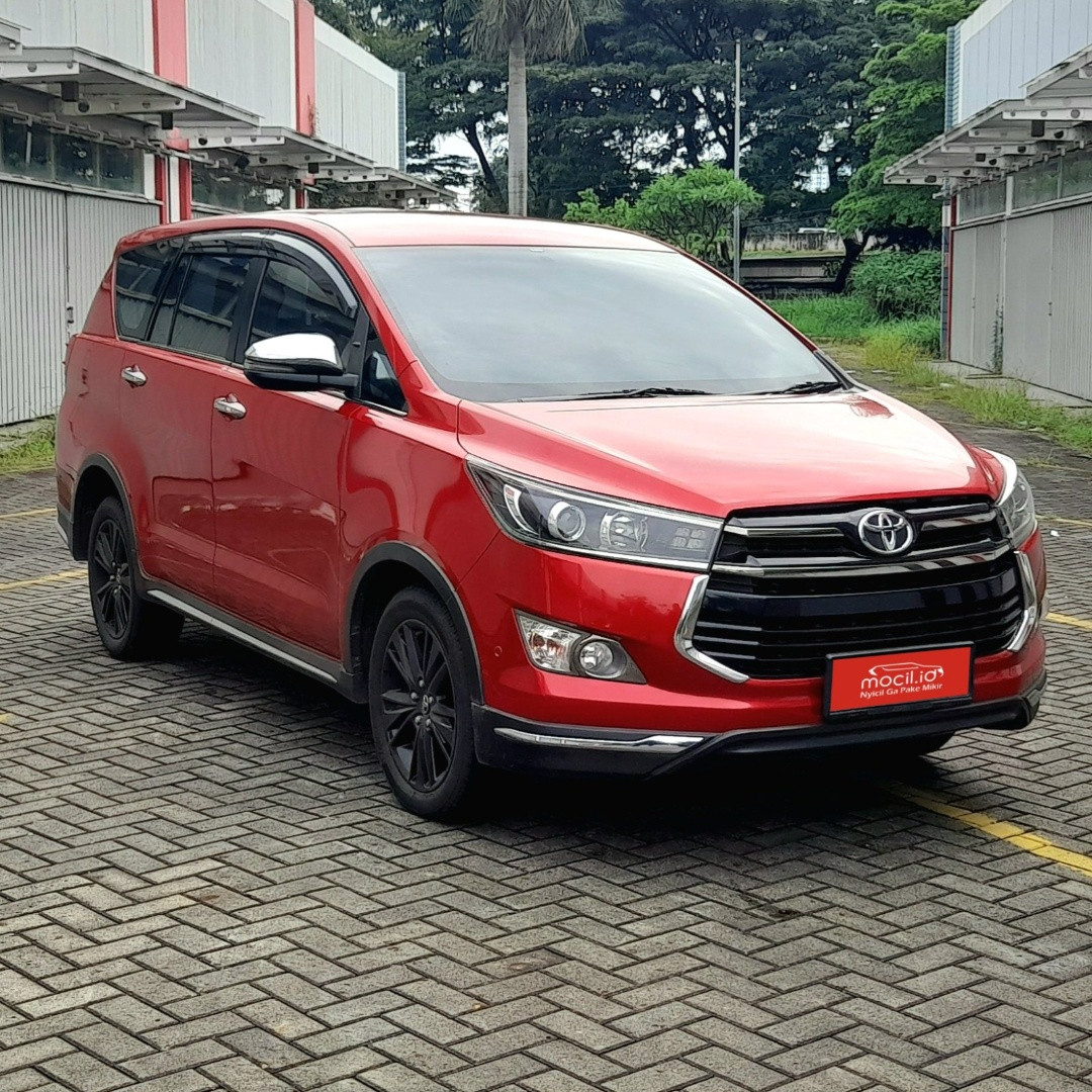 Mobil TOYOTA INNOVA 2.4L VENTURER DIESEL AT 2018 - Mocil.id