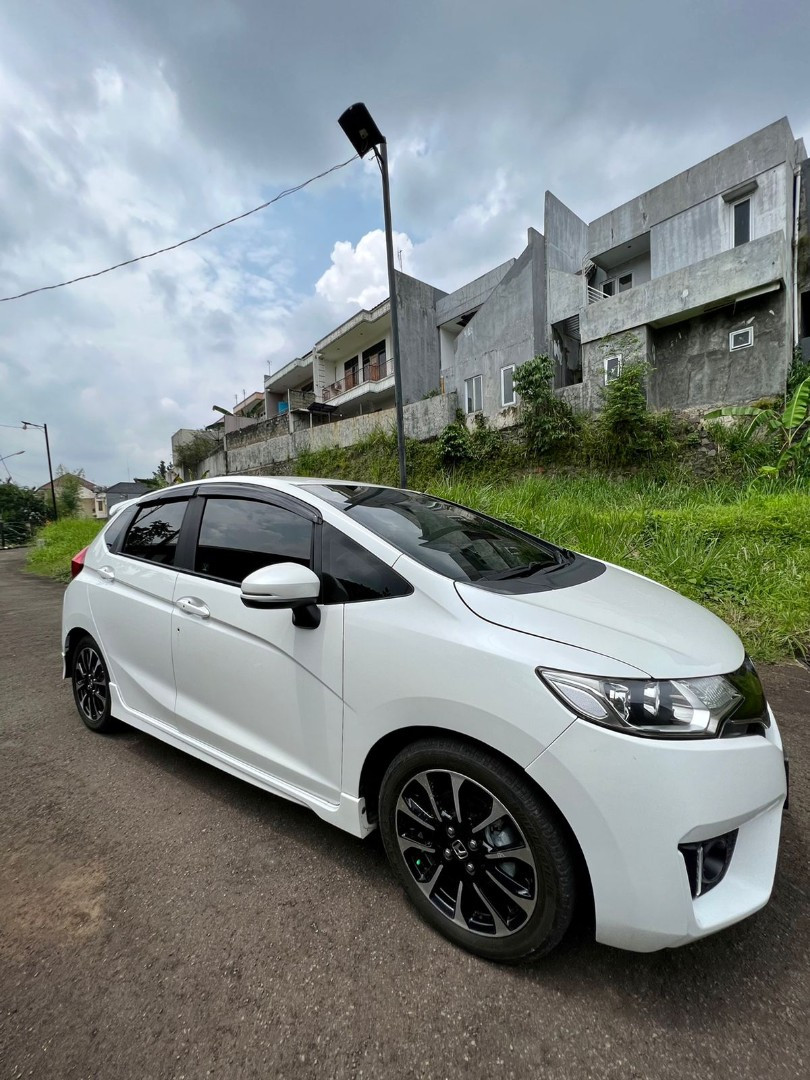 Mobil HONDA JAZZ 1.5L RS AT 2016 - Mocil.id