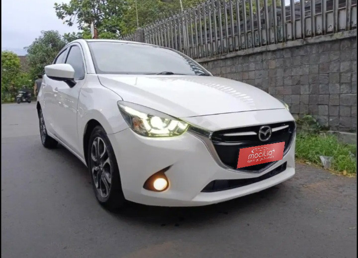 Mobil MAZDA MAZDA 2 1.5L R SKYACTIV AT 2015 - Mocil.id