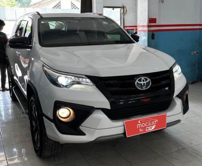 Mobil TOYOTA FORTUNER 2.4L VRZ TRD AT 2019 - Mocil.id
