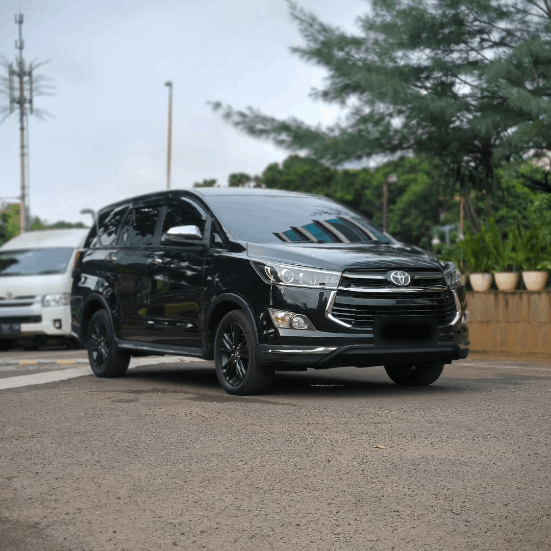 Mobil TOYOTA INNOVA 2.4L VENTURER DIESEL AT 2018 - Mocil.id