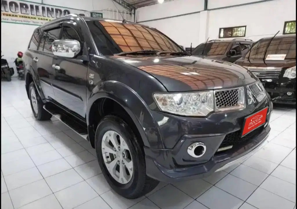 Mobil MITSUBISHI PAJERO SPORT 2.4L DAKAR LIMITED 4x2 AT 2013 - Mocil.id