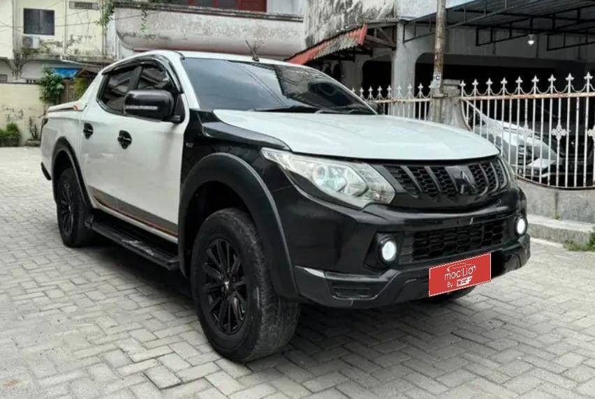 Mobil MITSUBISHI TRITON 2.4L EXCEED DC 4x4 MT 2018 - Mocil.id