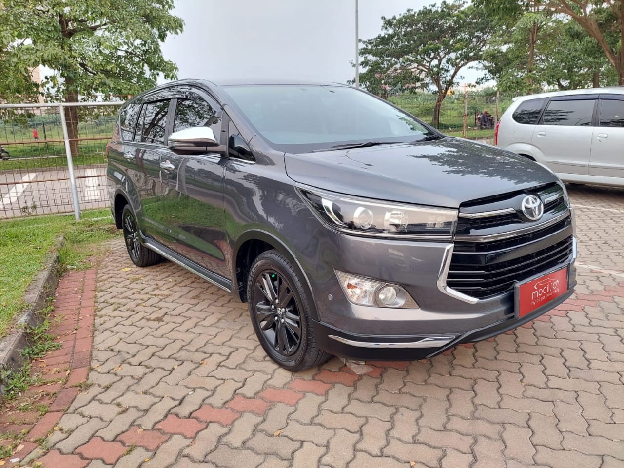 Mobil TOYOTA INNOVA 2.4L Q VENTURER DIESEL AT 2019 - Mocil.id