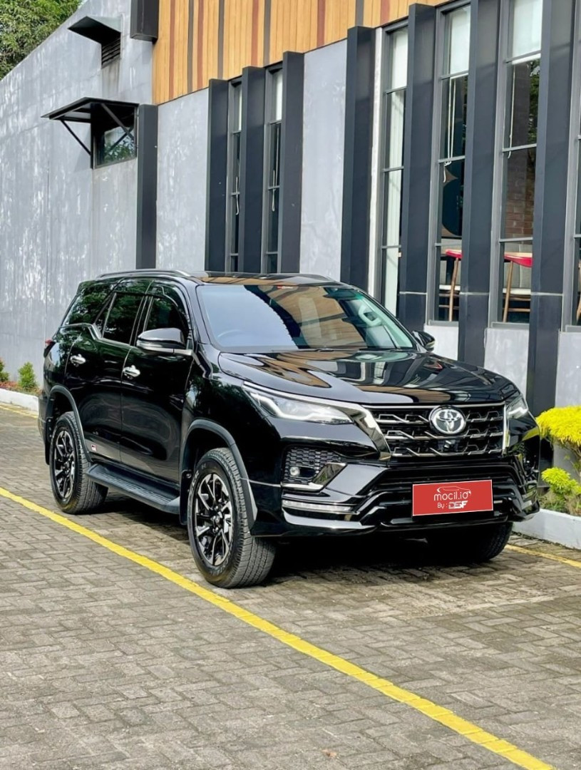 Mobil Toyota Fortuner 2.8L VRZ GR Sport 4x2 AT 2022