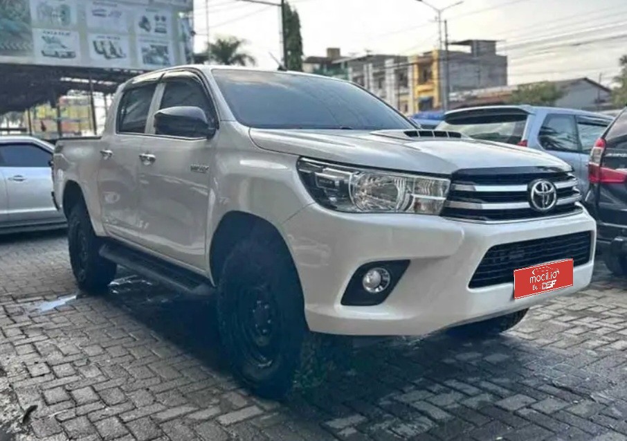 Mobil TOYOTA HILUX DC 2.4L G 4x4 MT 2018 - Mocil.id