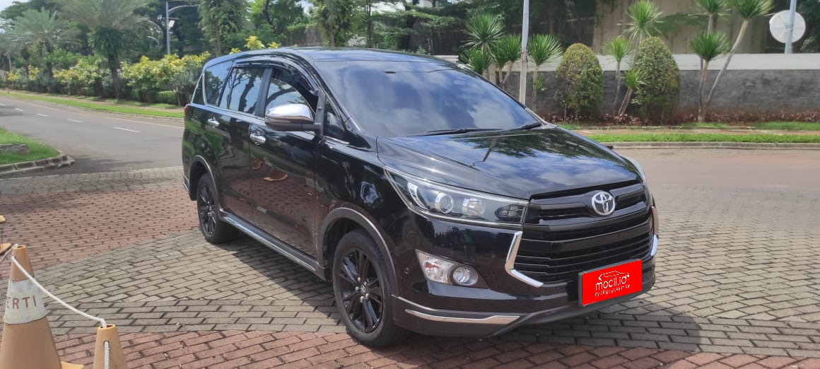 Mobil TOYOTA INNOVA 2.4L VENTURER DIESEL AT 2018 - Mocil.id
