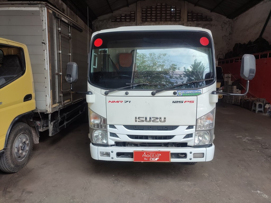 Mobil ISUZU ELF NMR71 2.8L BOX ALUMINIUM MT 2021 - Mocil.id