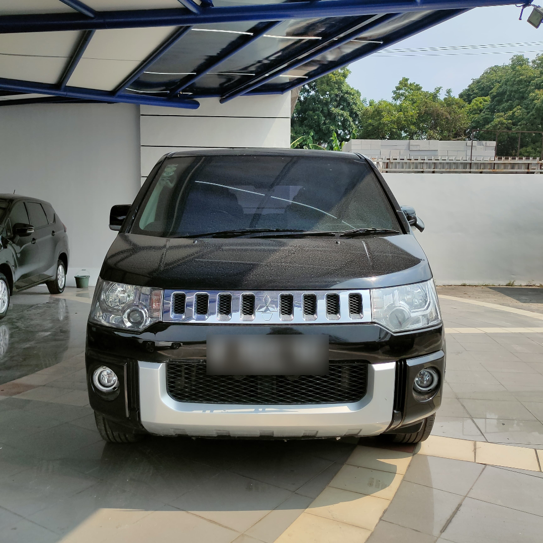 Mobil MITSUBISHI DELICA 2.0 L 2WD AT 2015 - Mocil.id