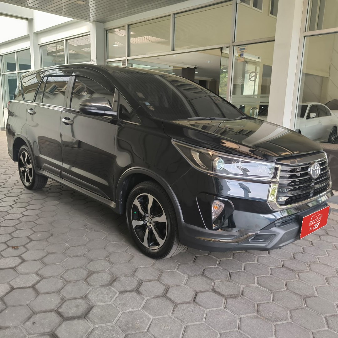 Mobil TOYOTA INNOVA 2.4 VENTURER AT 2022 - Mocil.id