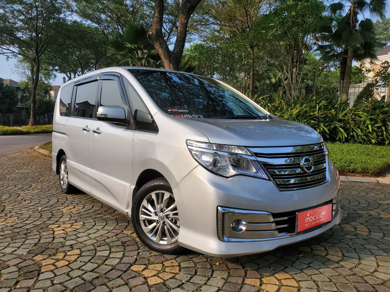 Mobil NISSAN SERENA 2.0L HWS PANORAMIC AT 2016 - Mocil.id