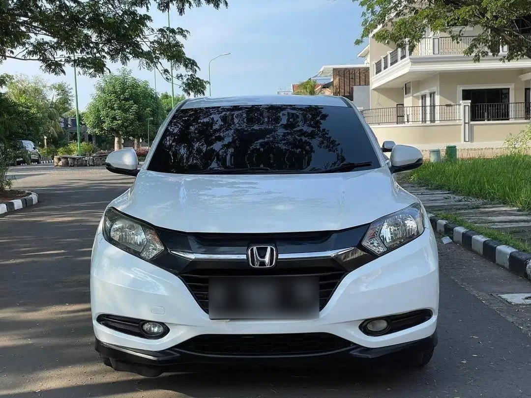 Mobil HRV E CVT AT 2015 Putih Metalik - Mocil.id