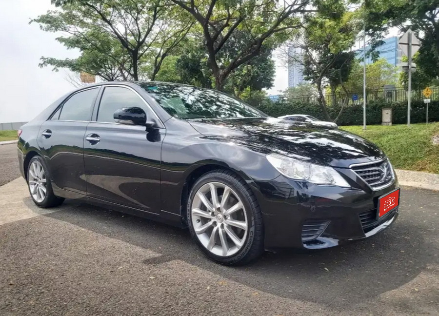 Mobil TOYOTA MARK X 2.5L 250 G AT 2012 - Mocil.id