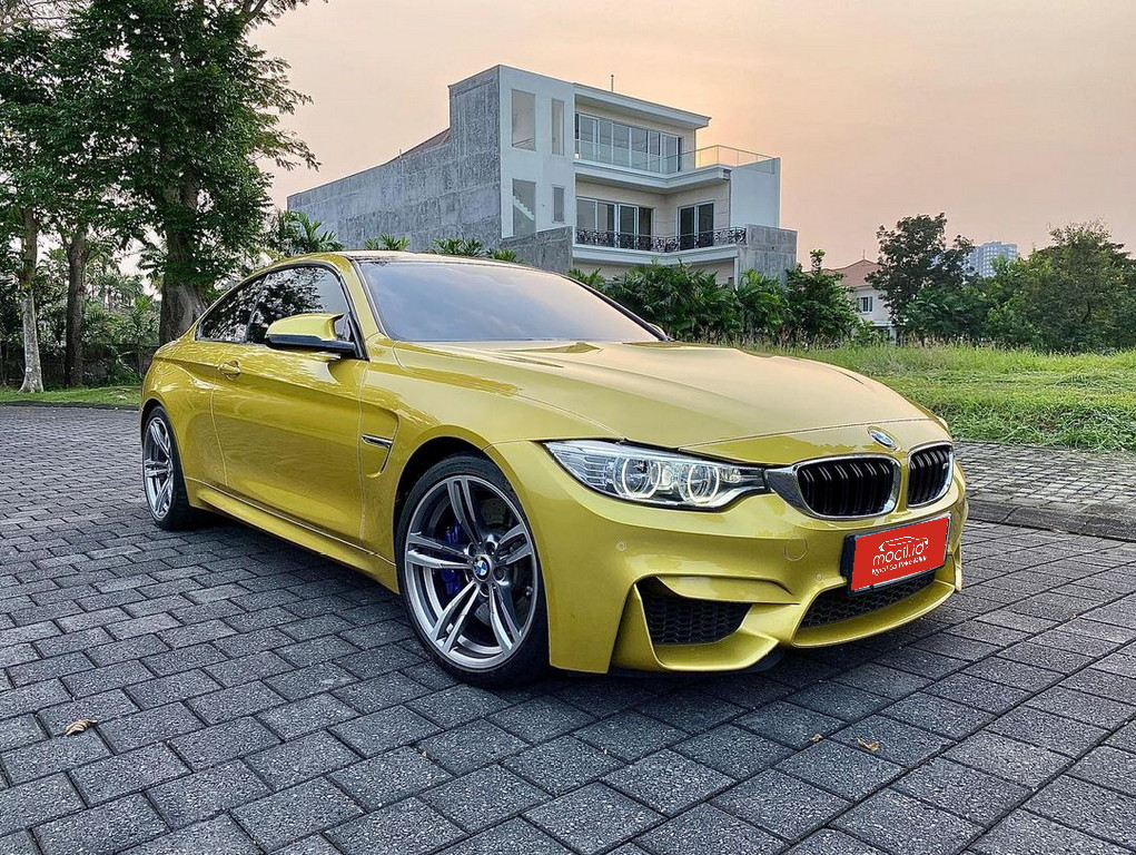Mobil BMW M SERIES F82 M4 COUPE 2015 - Mocil.id