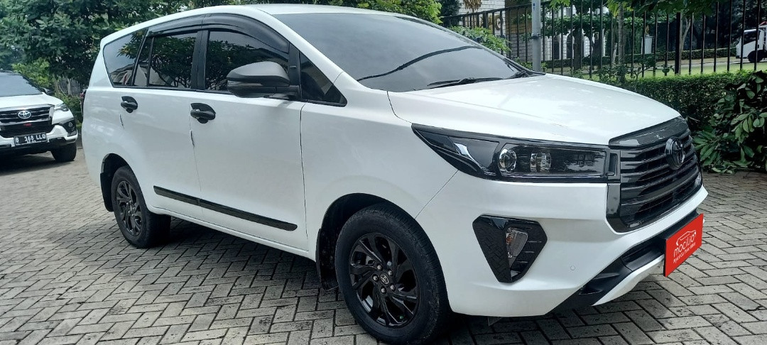 Mobil TOYOTA INNOVA 2.4L V DIESEL AT 2021 - Mocil.id