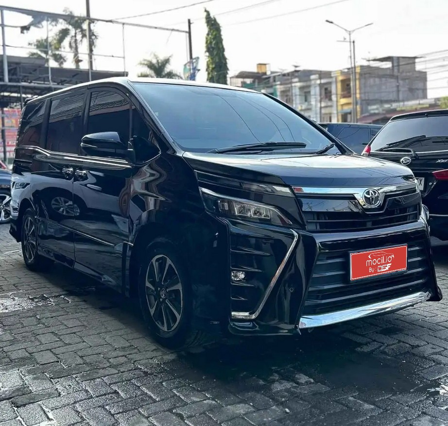 Mobil Toyota Voxy 2.0 AT HITAM (2018) - Mocil.id