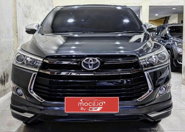 Mobil TOYOTA KIJANG INNOVA REBORN 2.0 VENTURER AT 2018 - Mocil.id