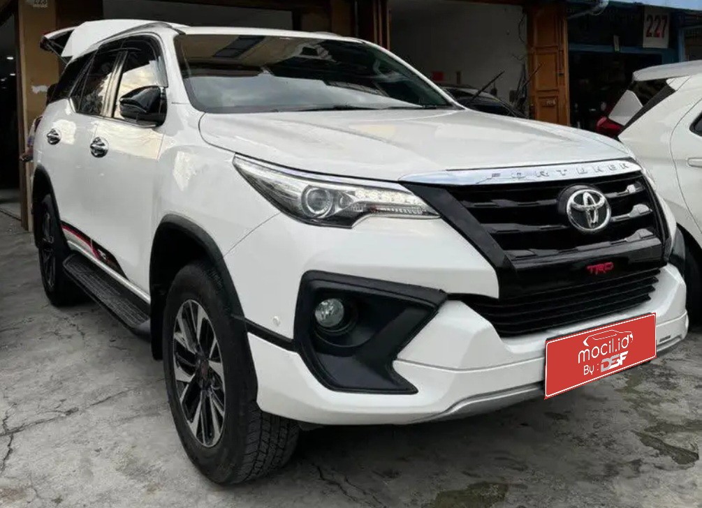 Mobil TOYOTA FORTUNER VRZ TRD 2.4 AT 2018 - Mocil.id