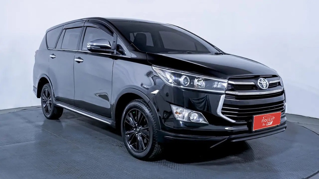 Mobil TOYOTA INNOVA 2.4L VENTURER DIESEL AT 2020 - Mocil.id
