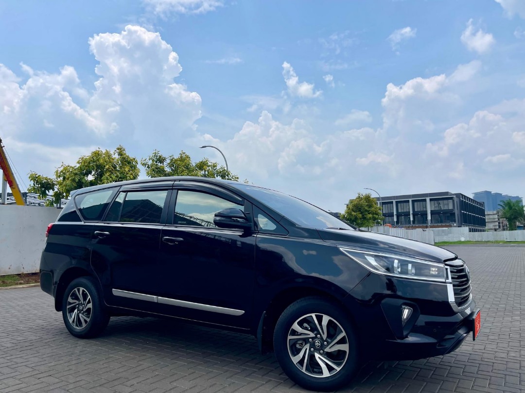 Mobil TOYOTA INNOVA 2.4L V DIESEL AT 2022 - Mocil.id
