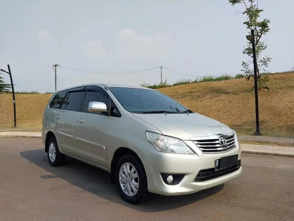 Mobil TOYOTA INNOVA 2.5L G DIESEL AT 2013 - Mocil.id