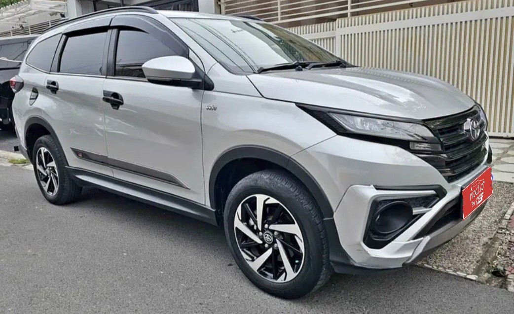 Mobil TOYOTA RUSH 1.5 GR SPORT AT 2021 - Mocil.id