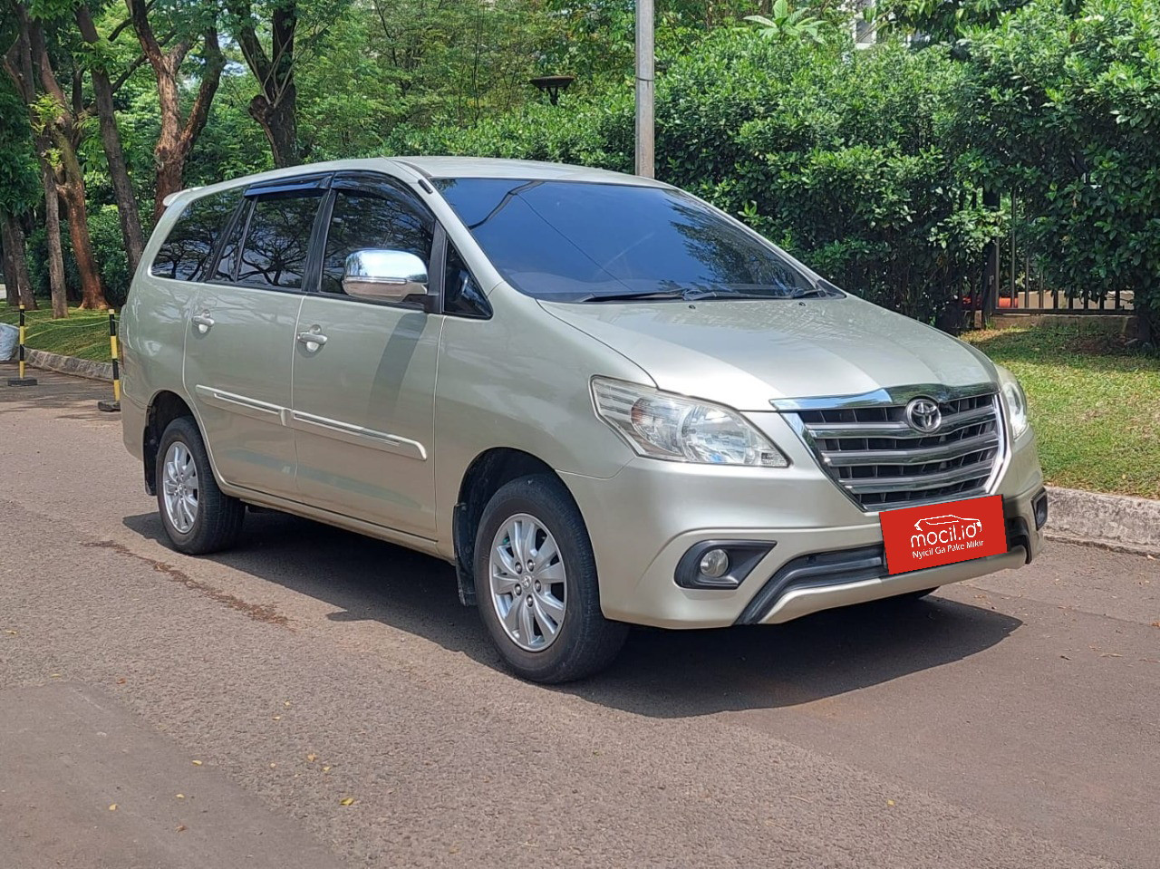 Mobil TOYOTA INNOVA 2.0L G BENSIN AT 2014 - Mocil.id