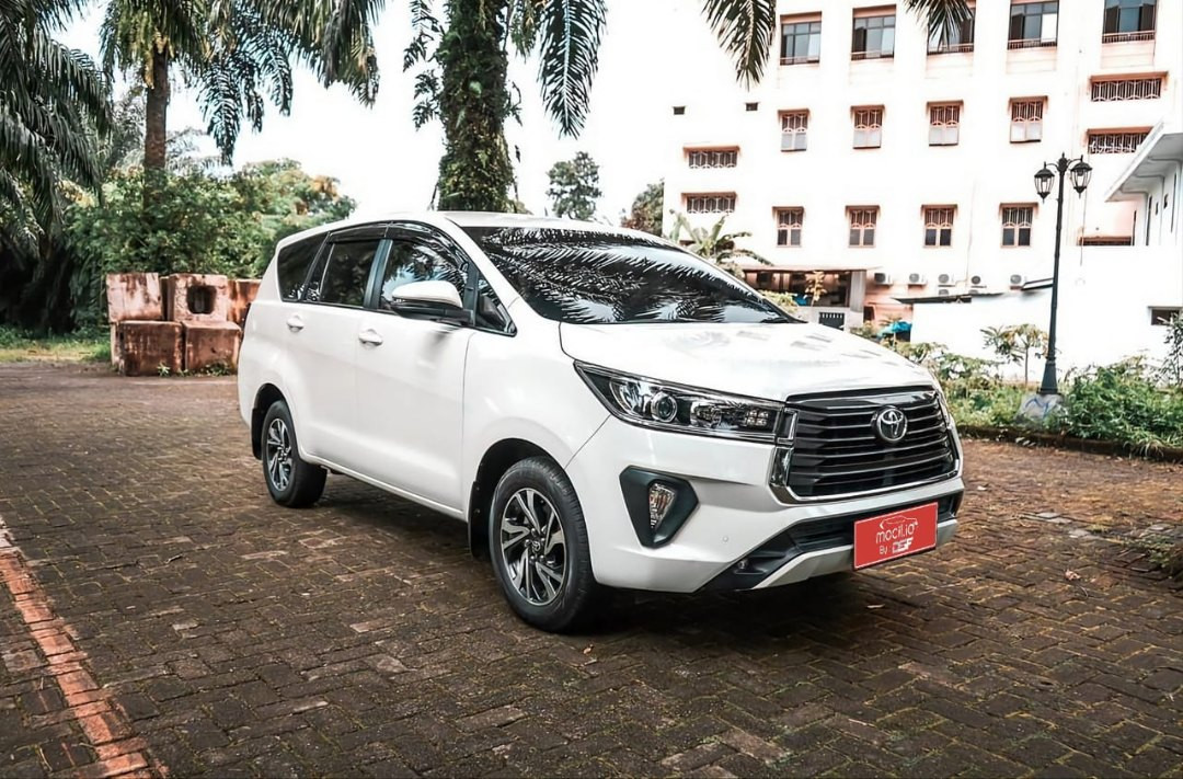 Mobil TOYOTA KIJANG INNOVA REBORN 2.4L V DIESEL AT 2020 - Mocil.id
