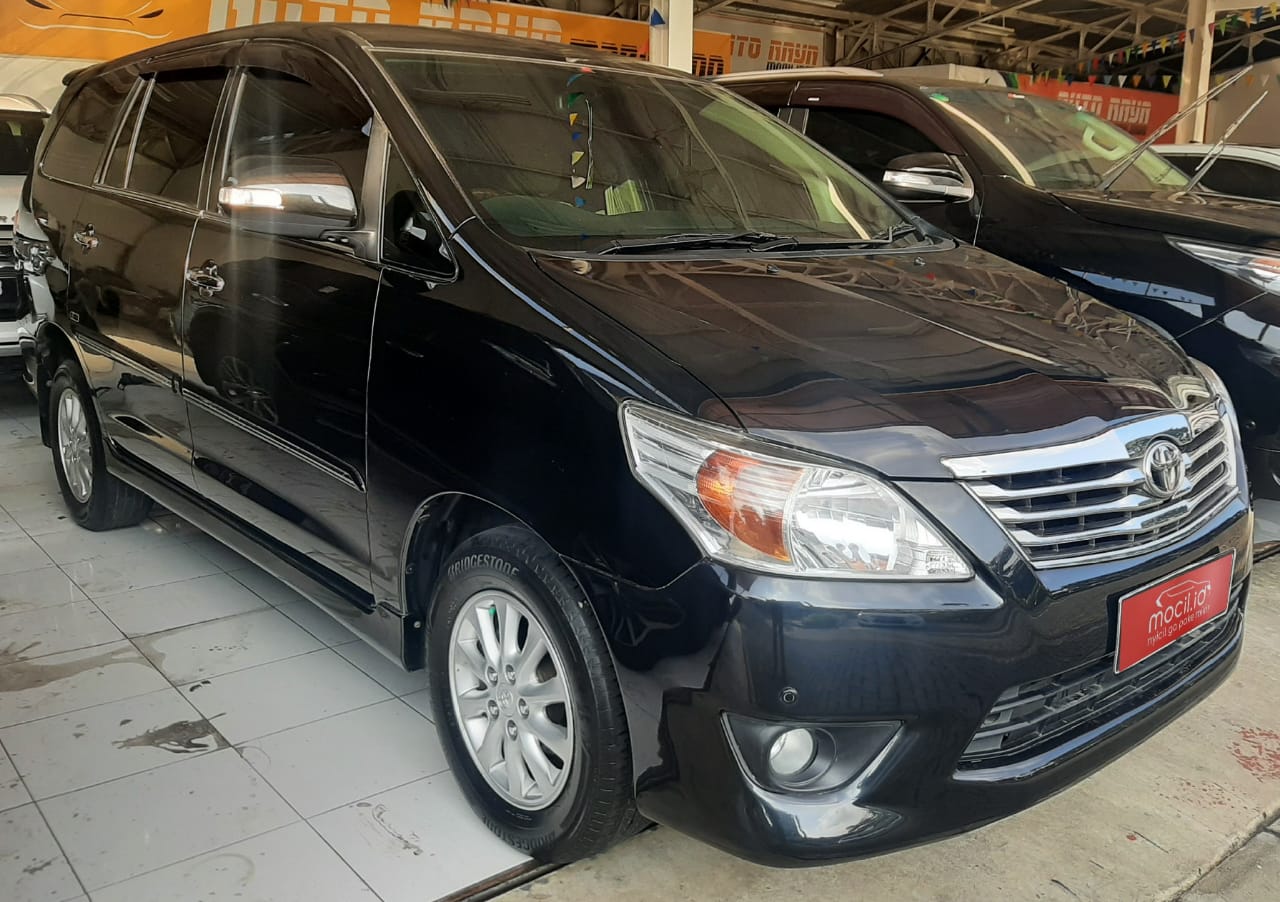 Mobil TOYOTA INNOVA 2.5L V DIESEL AT 2013 - Mocil.id