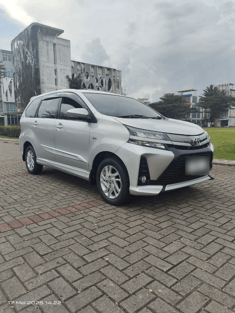 Mobil TOYOTA AVANZA 1.3L VELOZ AT 2020 - Mocil.id