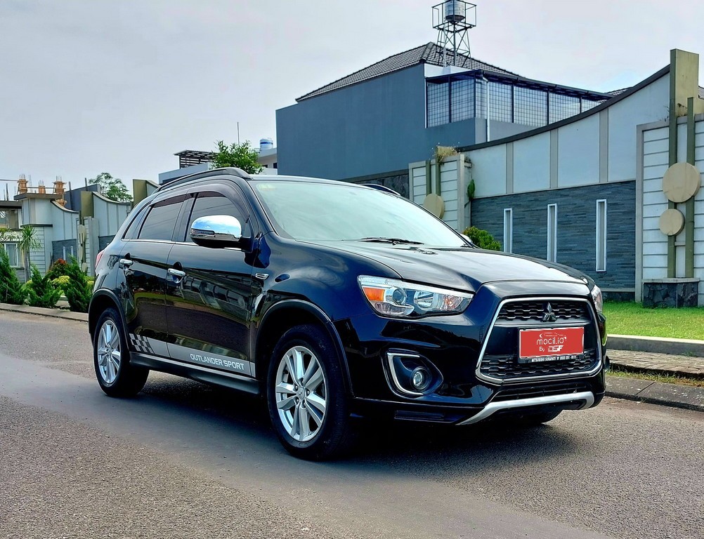 Mobil MITSUBISHI OUTLANDER 2.0 PX AT 2018 - Mocil.id