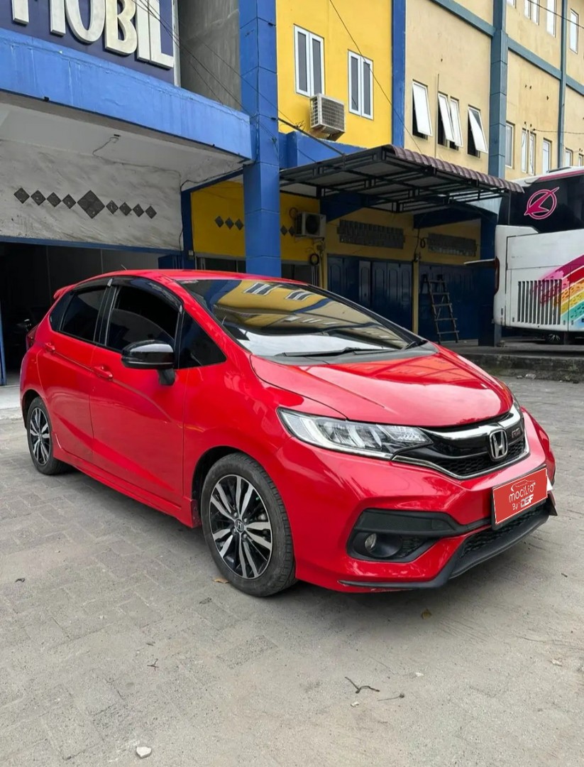 Mobil HONDA JAZZ RS 2019 MATIC MERAH - Mocil.id
